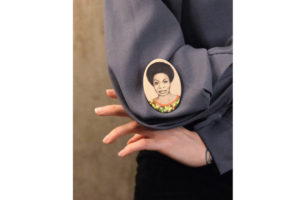 Broche culturelle Femmes - Nina